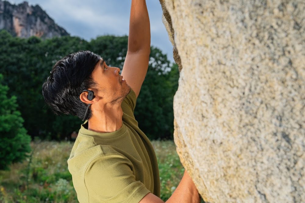 A Detailed Look at Air vs Bone Conduction Headphones